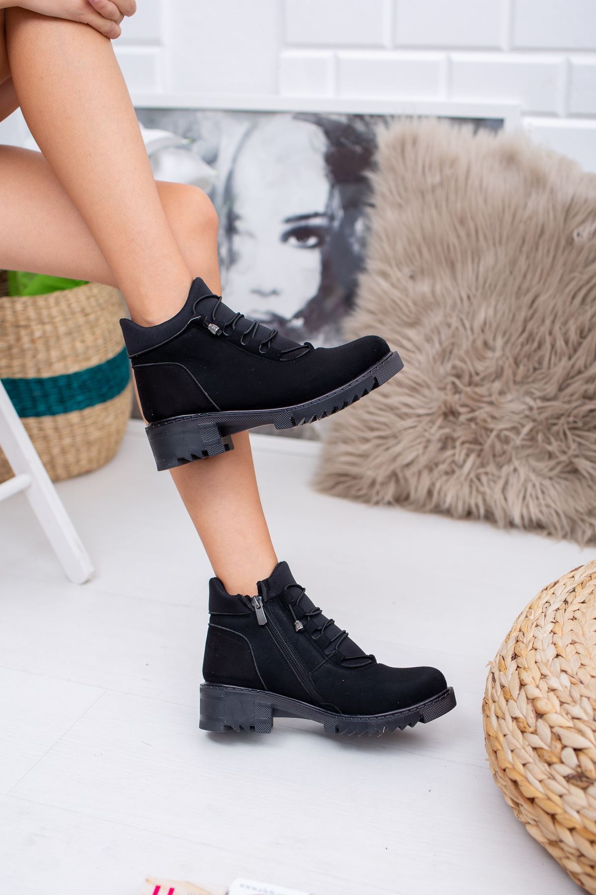 Online Giyim ve Ayakkabı Sitesi - Lastik Bağcık Siyah Süet Bot