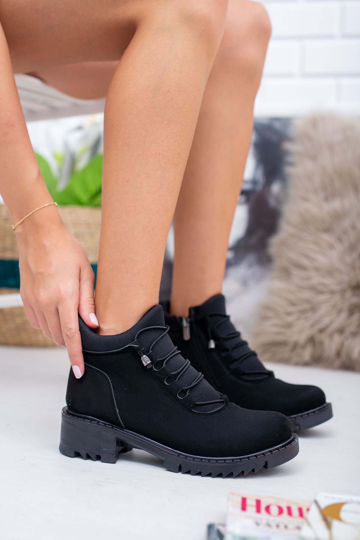 Online Giyim ve Ayakkabı Sitesi - Lastik Bağcık Siyah Süet Bot